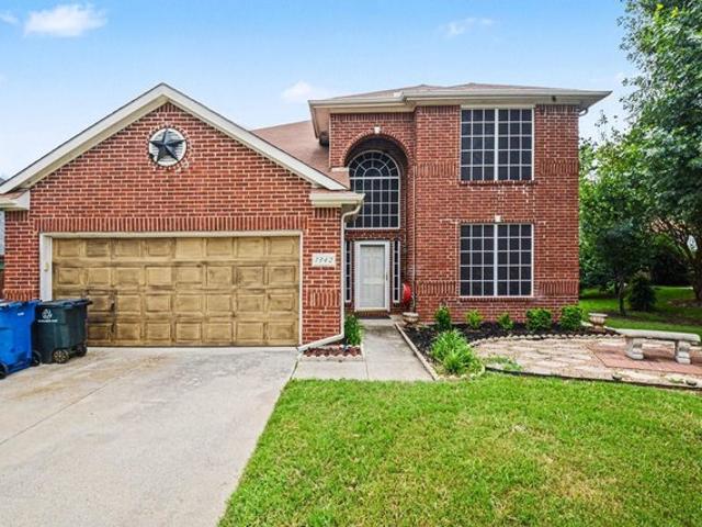 1342 Clear Creek Dr, Lewisville, TX 75067