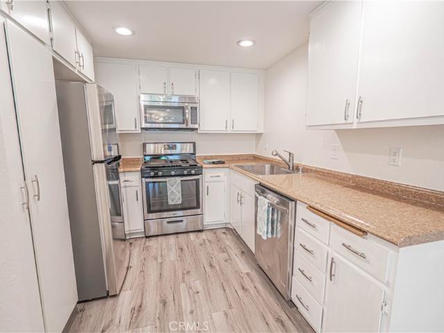 1342 E Hillcrest Dr, Unit 17, Thousand Oaks, CA 91362 | MLS #SR26076