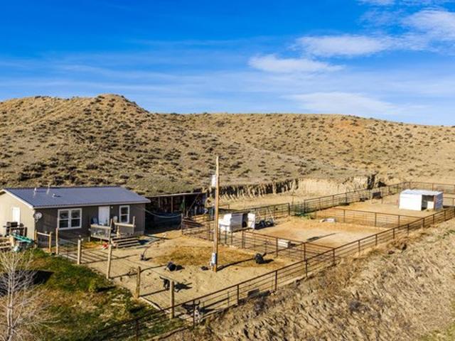 1342 Sussex Rd, Kaycee, WY 82639