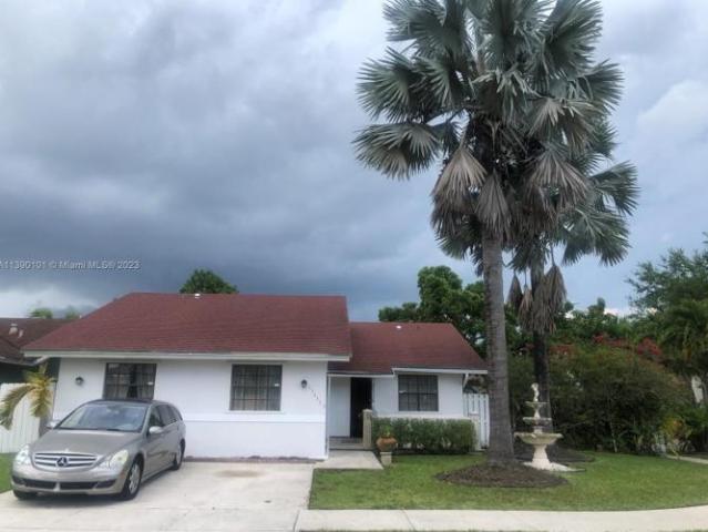 13433 179 St SW, Miami, FL 33177