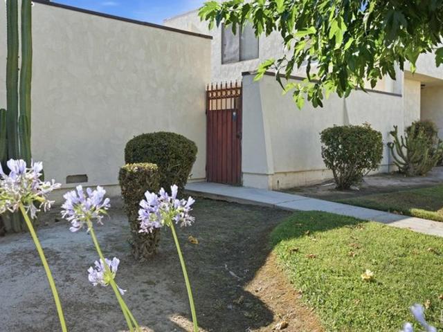 1343 Aquarius Ct, Bakersfield, CA 93309