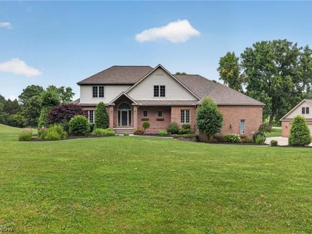 1343 Vermillion Dr, Barberton, OH 44203