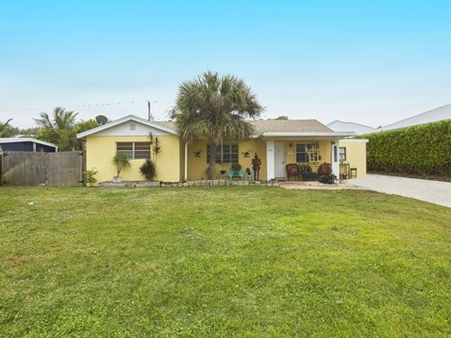 1343 12th St N, Naples, FL 34102
