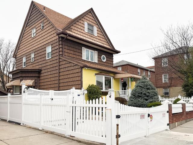 134 3 th Road | Compass