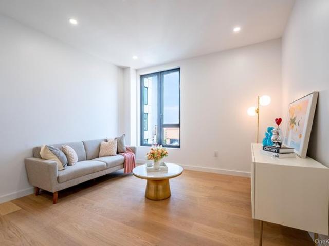 134 1 th Ave Unit 4F, Flushing, NY 11354
