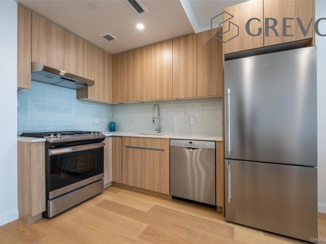 134 1 th Avenue 5B