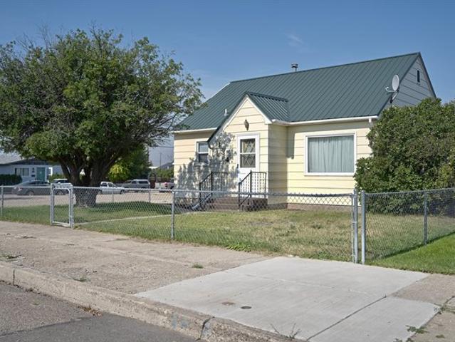 134 2nd Ave SW, Cut Bank, MT 59427
