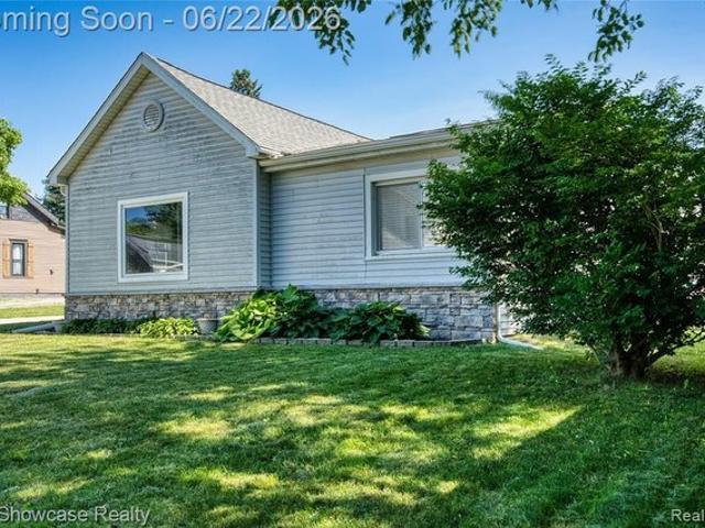 134 2nd St, Lapeer, MI 48455