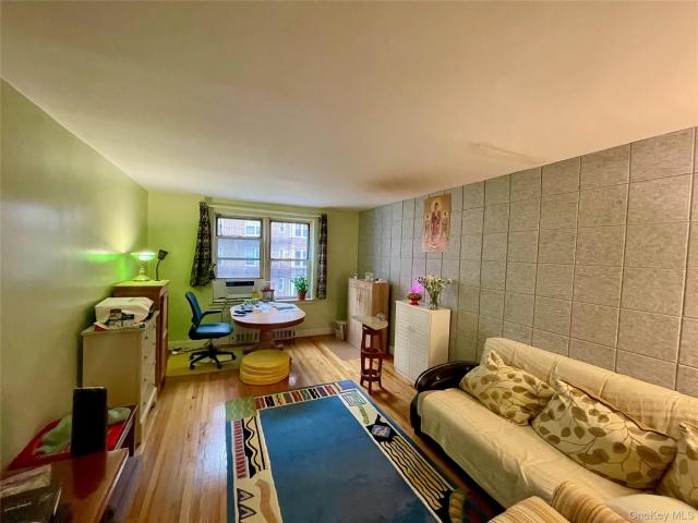 134 33 Blossom Ave 3B