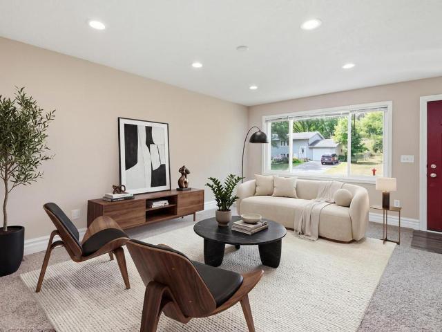 134 7th Avenue NW