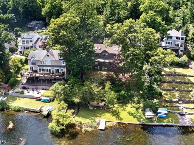 134 Cedar Lk