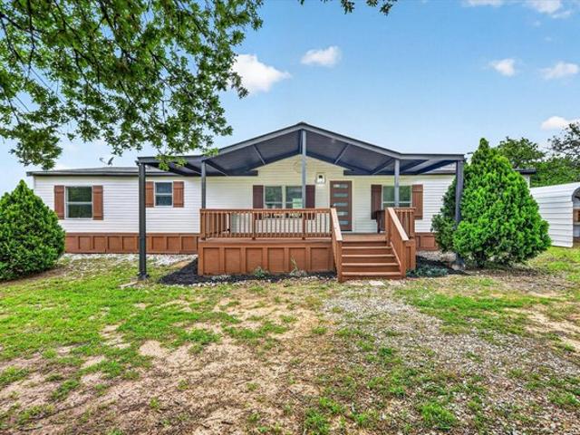 134 Classic Country Ct, Springtown, TX 76082