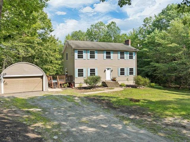 134 Crabapple Dr, Wakefield, NH 03872