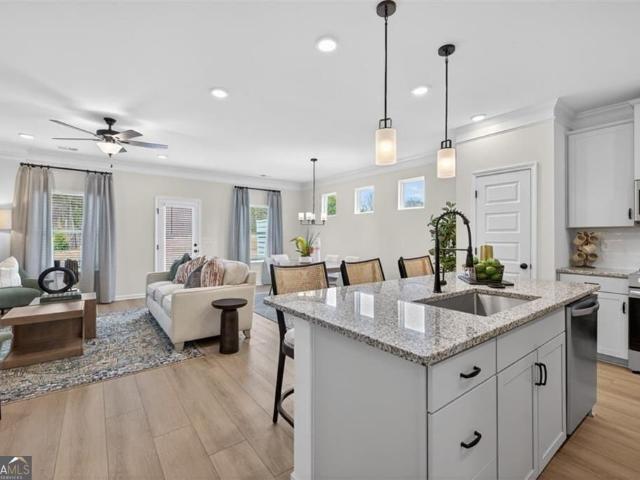 134 Alameda Street 102