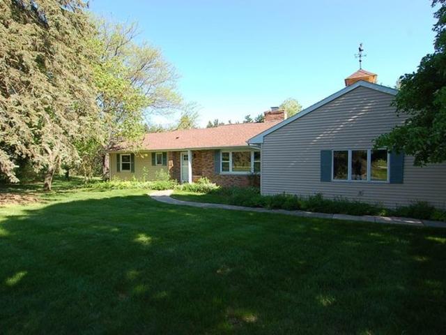 134 Doral Dr, Cadillac, MI 49601