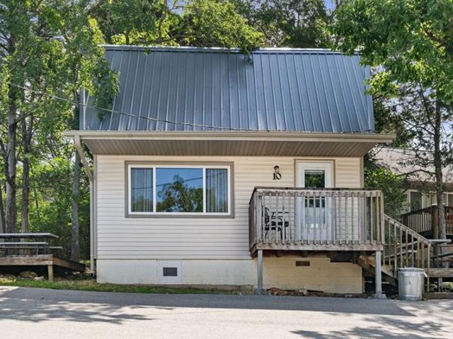 134 Deep Water Cir, Reeds Spring, MO 65737