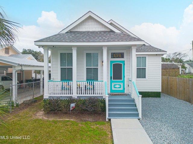 134 Demontluzin Ave, Bay Saint Louis, MS 39520