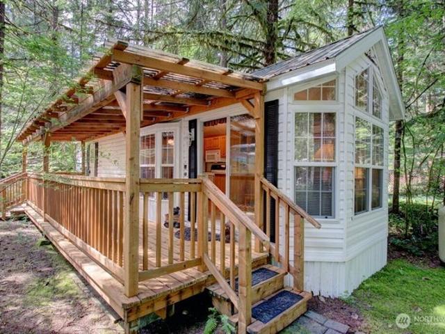 134 Drial Loop, Deming, WA 98244