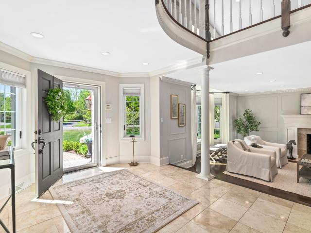 134 E Trillium Ct