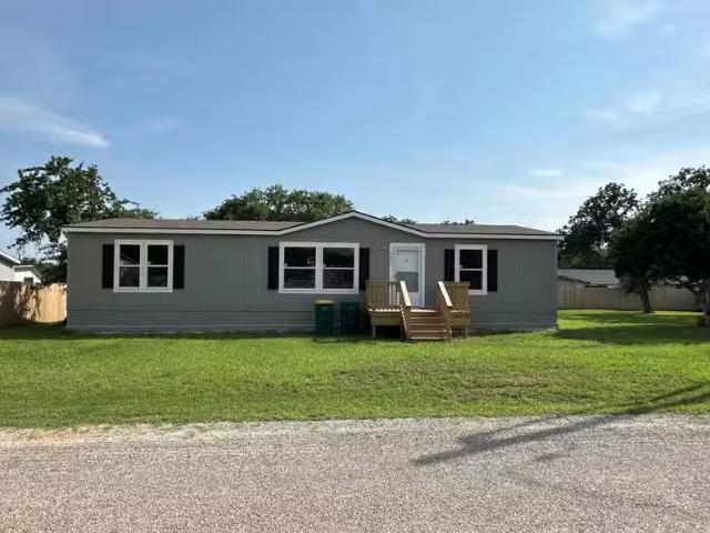 134 E Castlelake Dr, Granite Shoals, TX 78654 MLS 169946
