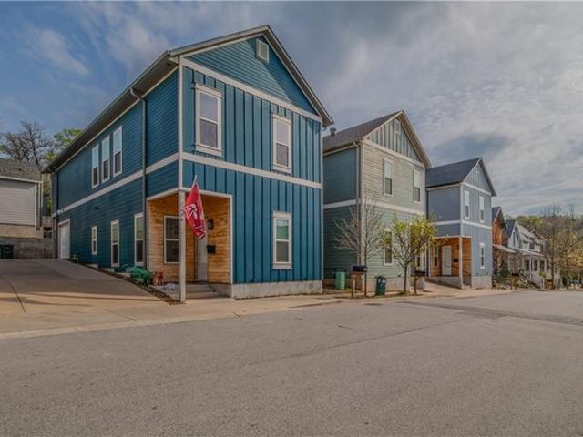134 E South St, Fayetteville, AR 72701