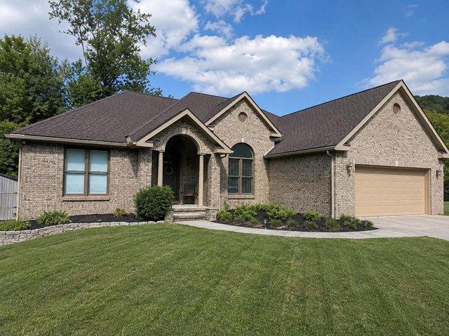134 Frank St, Paintsville, KY 41240