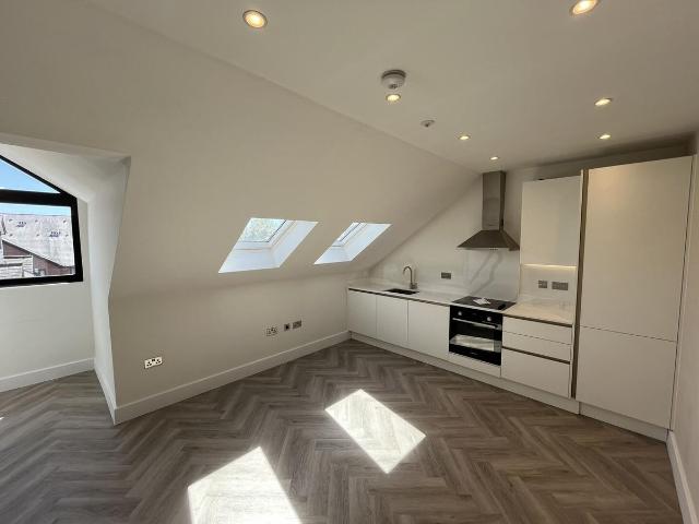 134 Hatfield Road, St Albans, Hertfordshire AL1, 1 bed flat to rent, £1,550 pcm | PrimeLocation