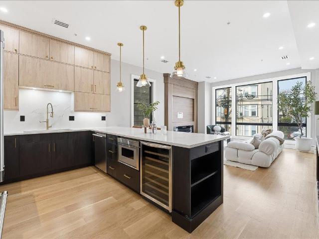 134 Hancock Ave # 201