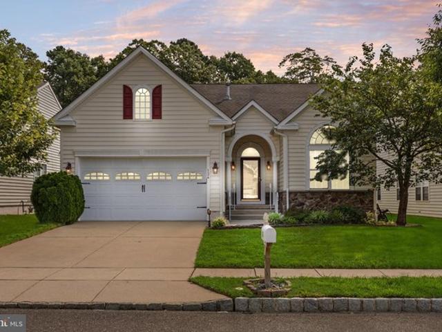 134 Hearthstone Dr, Berlin, NJ 08009