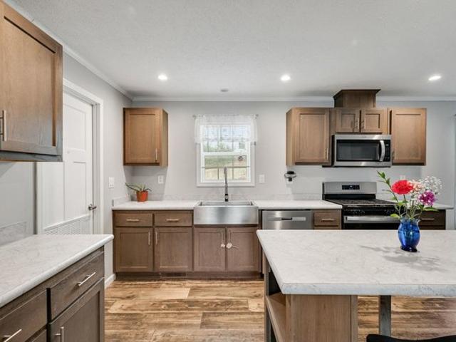 134 Hill Top Cir, Richmond, VT 05477