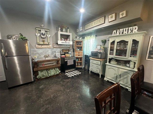 134 Hill County Road 1112, Rio Vista, TX 76093
