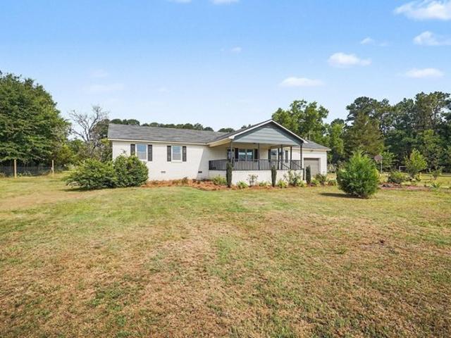 134 Old Oak Ln, Dunn, NC 28334