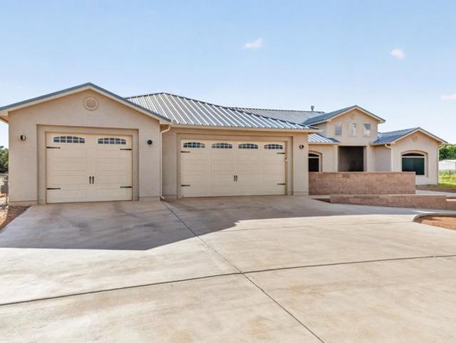 134 Orona Rd, Los Lunas, NM 87031
