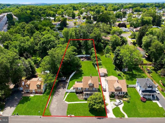 134 Lakeside Boulevard