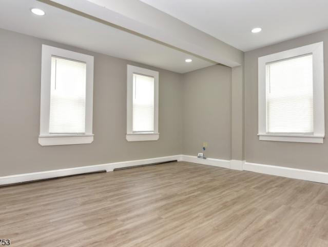 134 N 8Th St