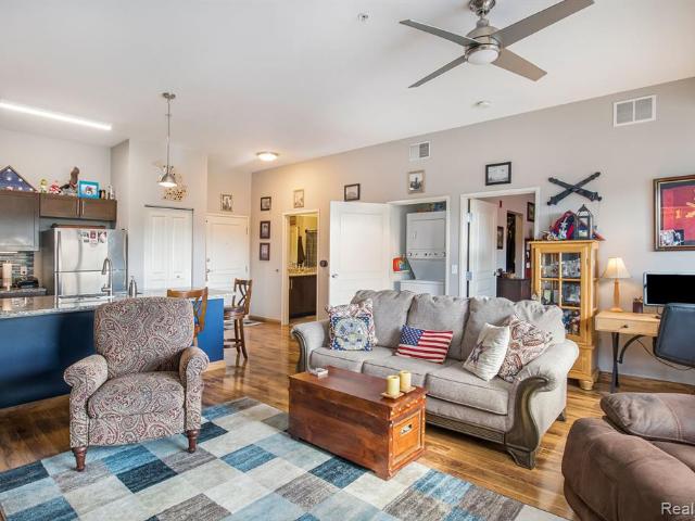 134 N Leroy St Unit 302