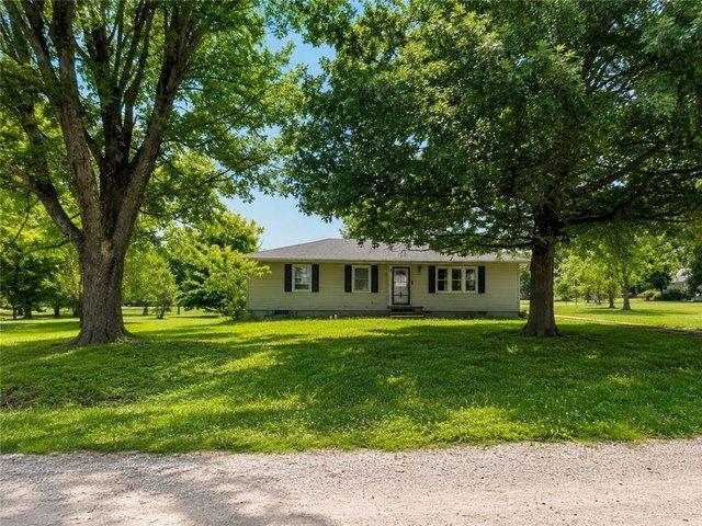 134 NE 1291st Rd, Knob Noster, MO 65336