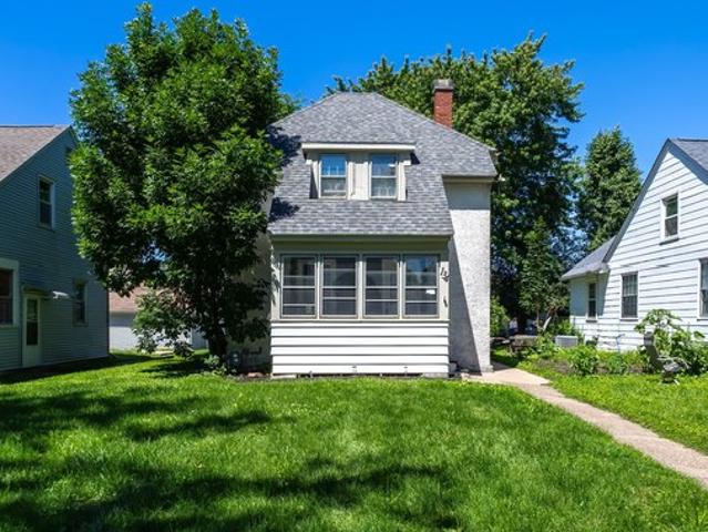 134 S Hazelwood Ave, Davenport, IA 52802