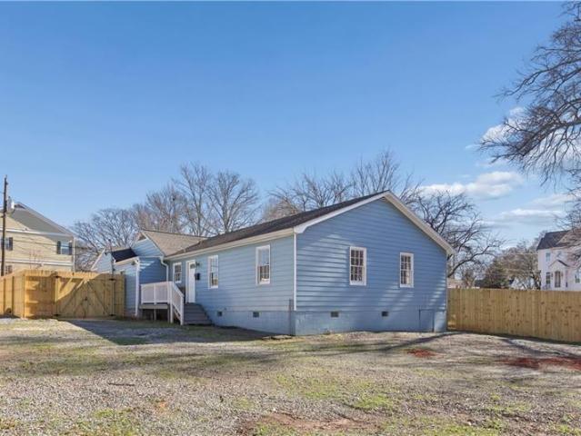134 South Avenue SE
