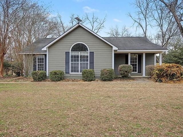 134 St Clair Dr, Leesburg, GA 31763
