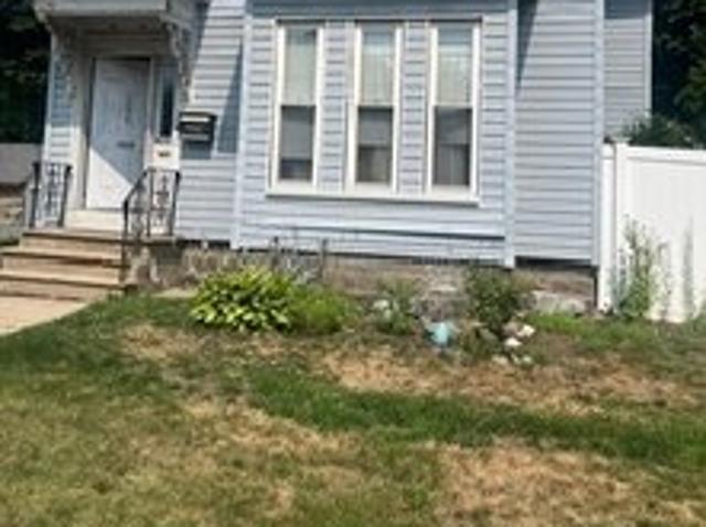 134 Summer St, Brockton, MA 02302