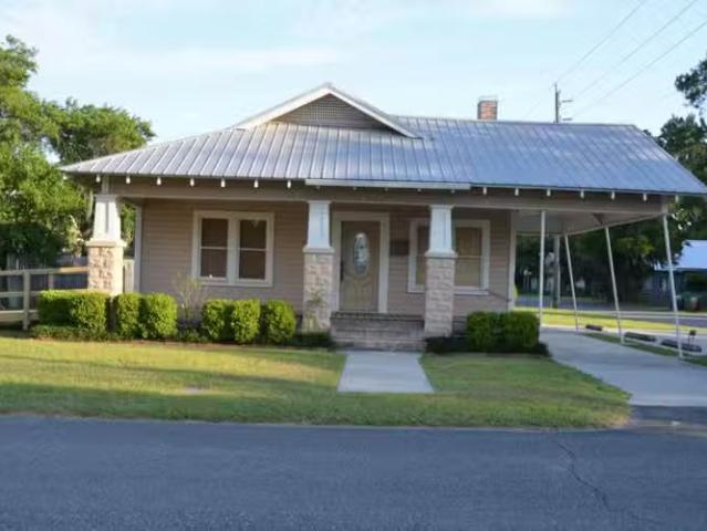 134 SW KNOX ST, LAKE CITY, FL 32025 Single Family Residence Fo.