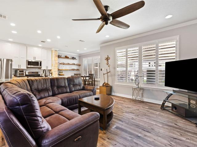 134 Prairie Springs Cv