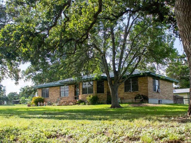 134 Private Road 1006