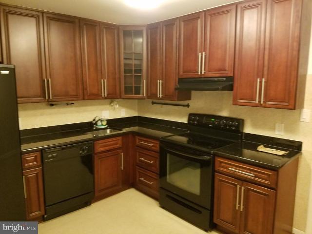 134 Roberts Lane # 402