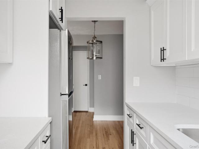 134 Ravine Avenue 3B