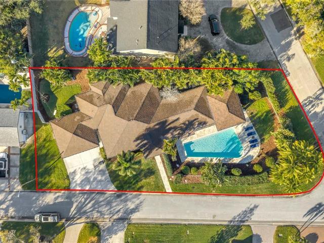 134 Riviera Way NE, St. Petersburg, FL 33704 | MLS #TB8470 | Compass