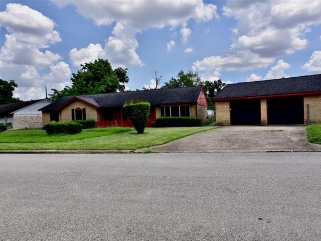 134 Weatherly Way, Houston, TX 77022