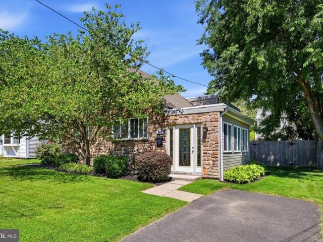 134 West Ave, Elkins Park, PA 19027