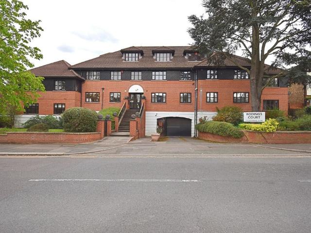 134 The Avenue, Highams Park, Greater. 1 bed flat to rent £1,475 pcm £340 pw